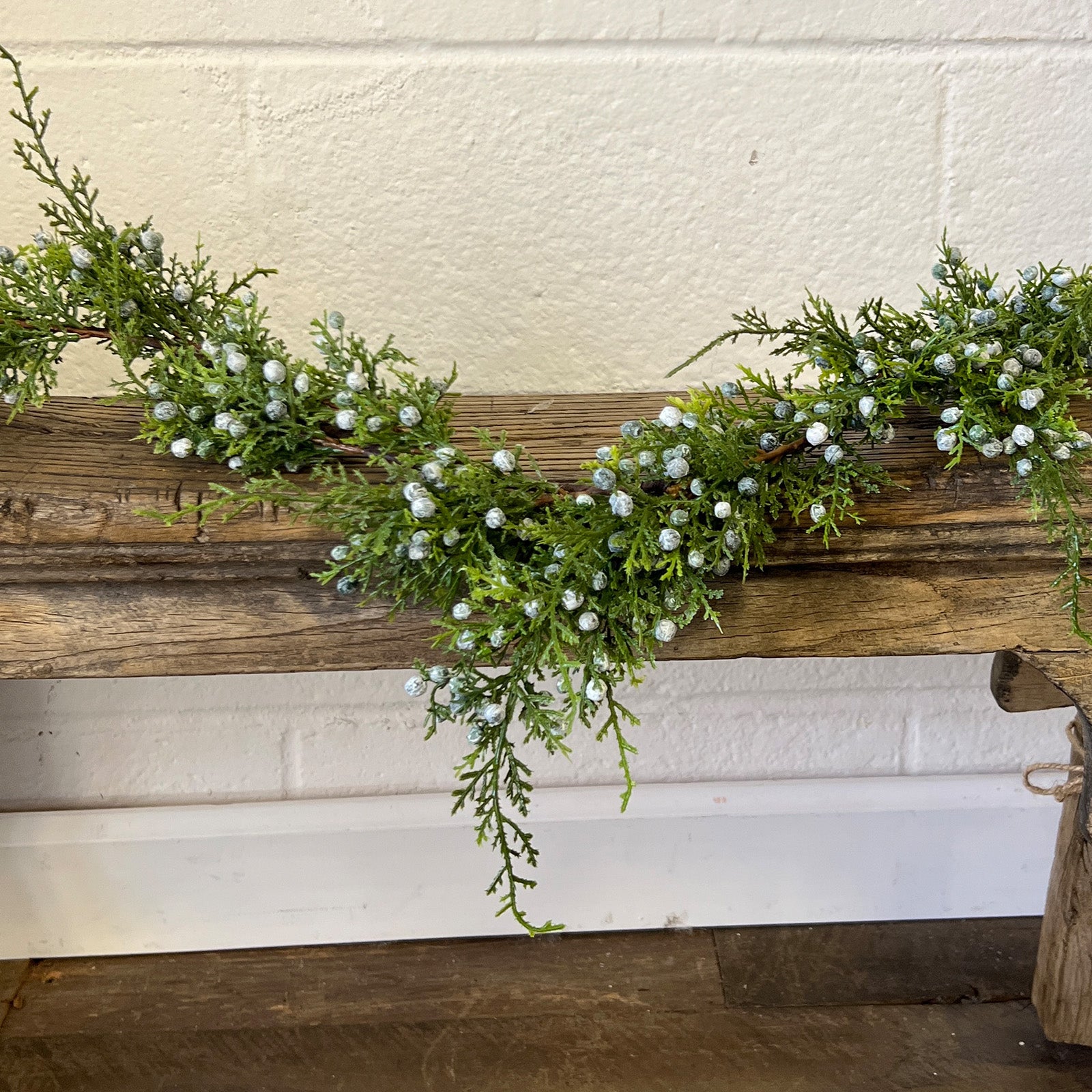 4' Juniper Garland w/ Berry – Trove Warehouse