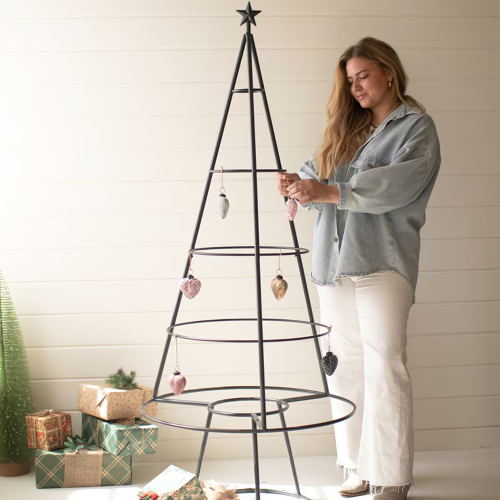 Metal Christmas Tree – Trove Warehouse